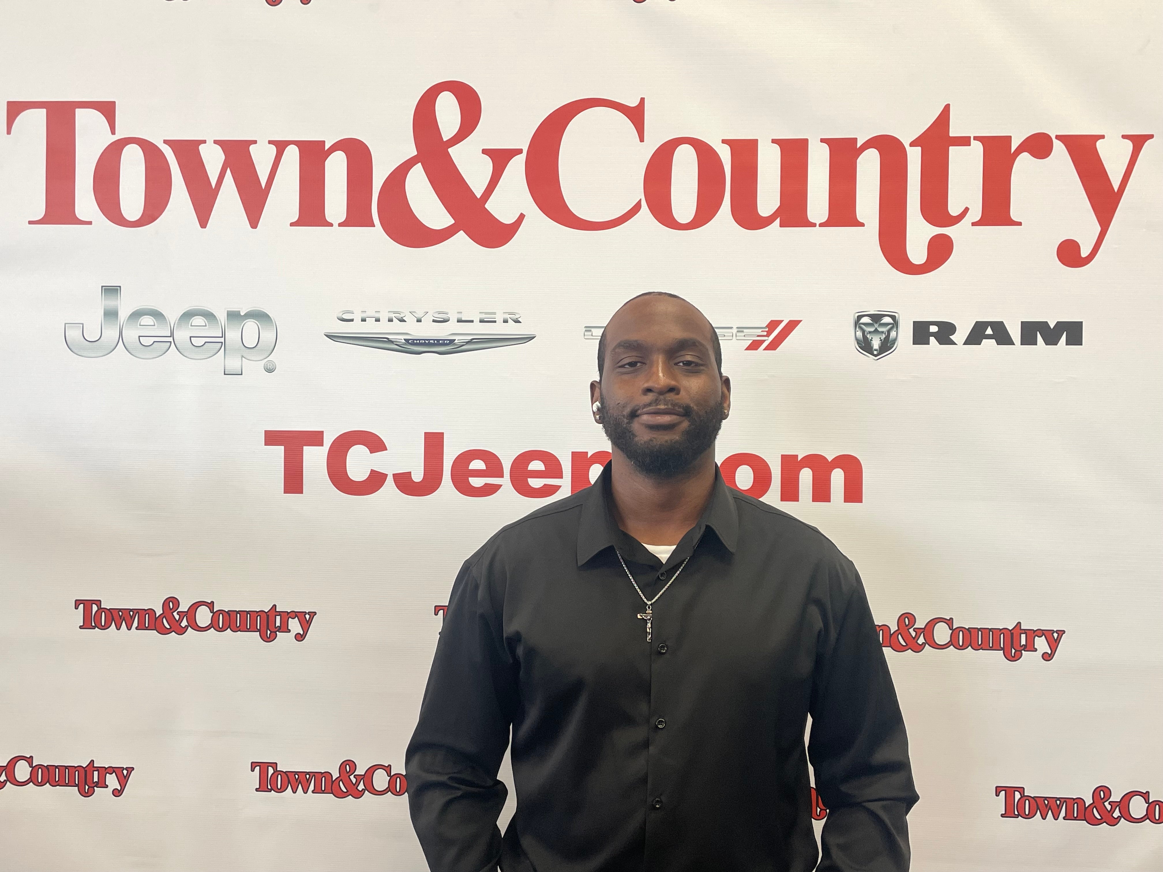 Meet Our Staff | Town & Country Jeep Chrysler Dodge Ram – Levittown, NY